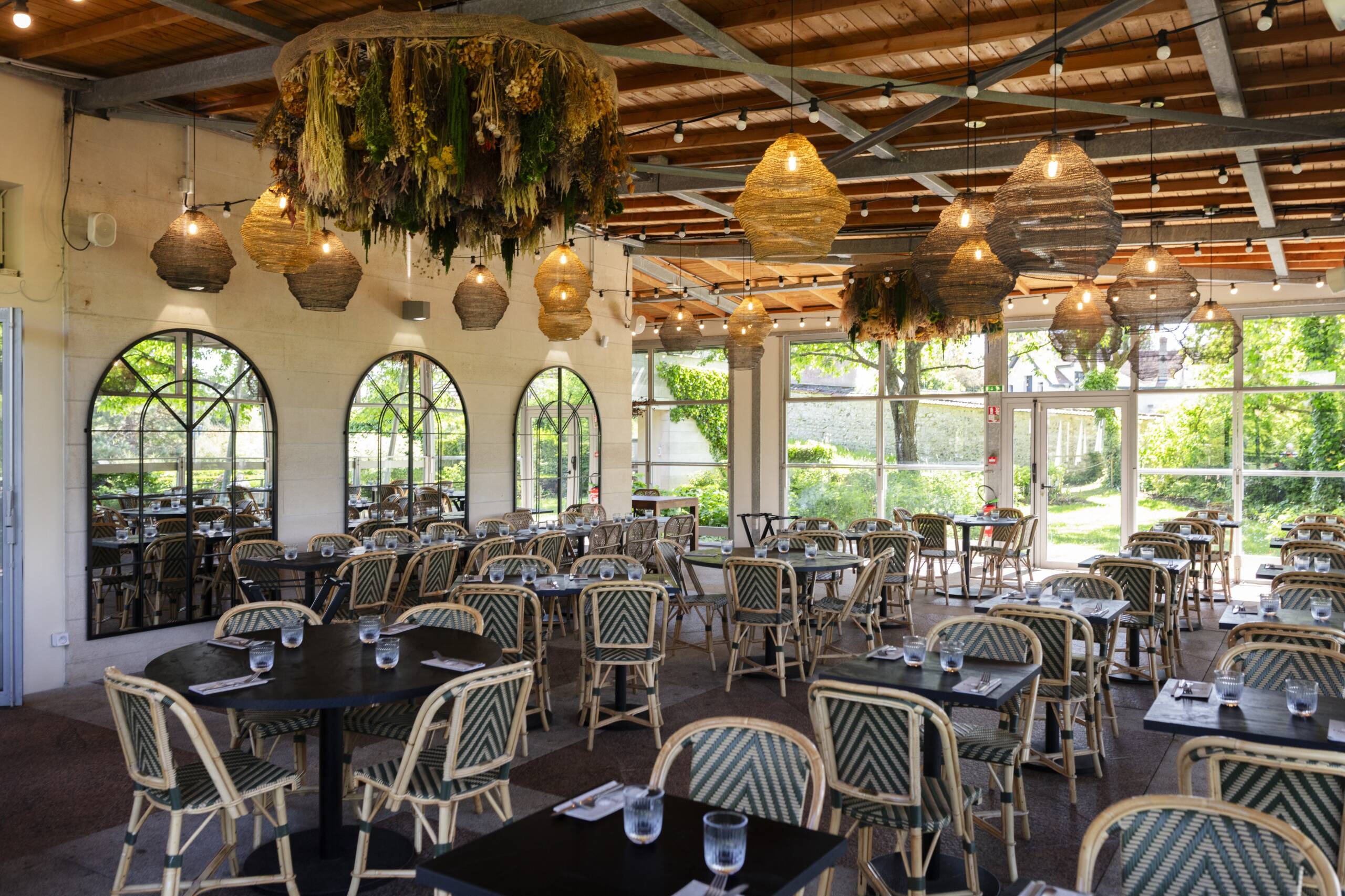 Oscars restaurant store